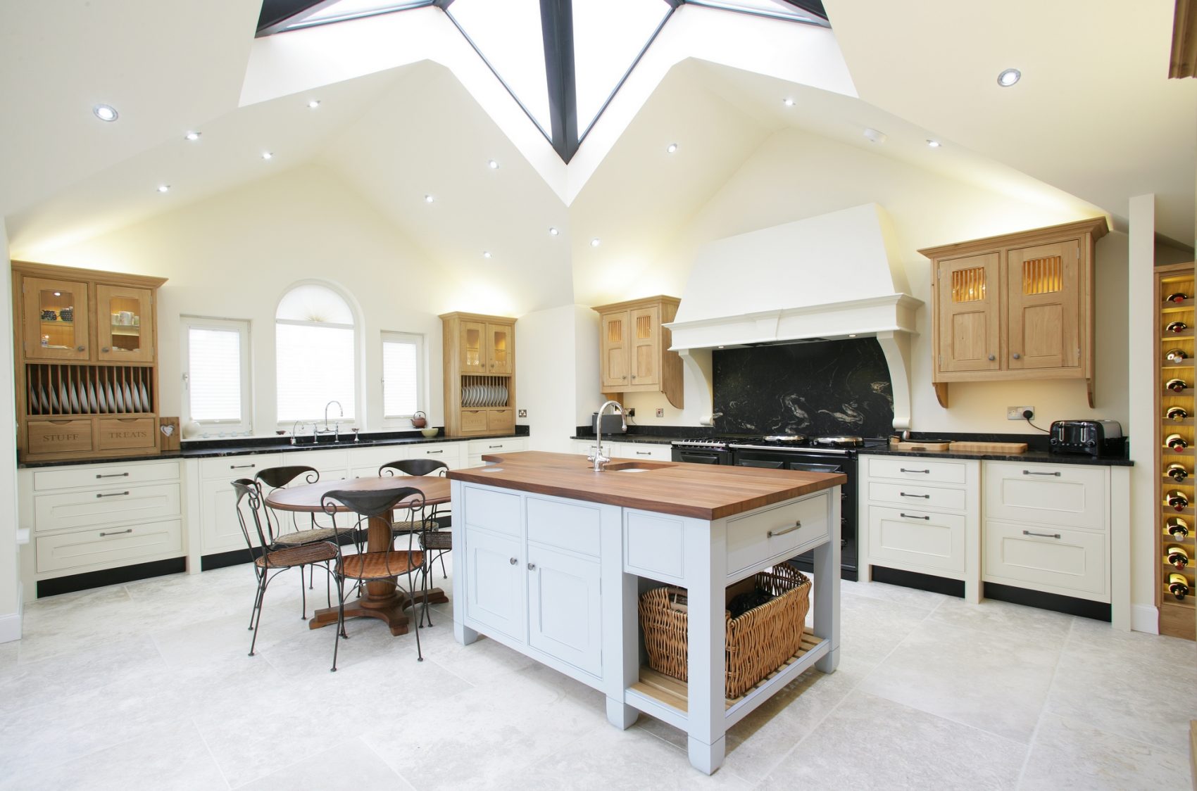 Traditional Kitchens - Bespoke & Luxury Kitchens in Perth, Edinburgh ...